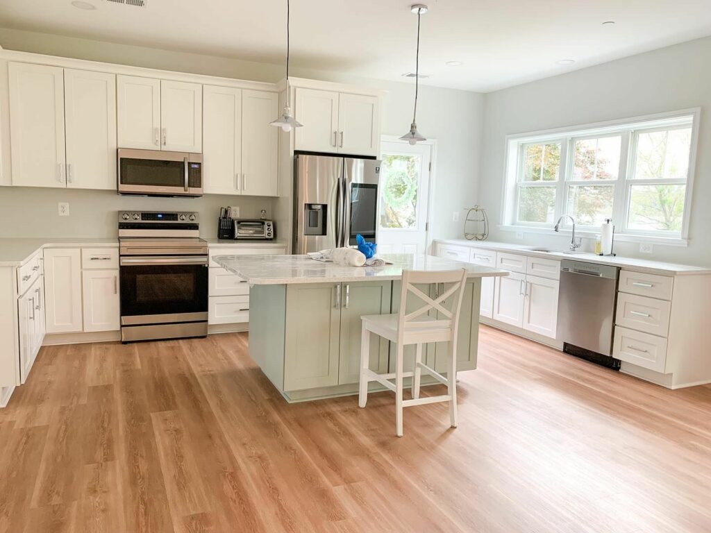 Benjamin Moore Horizon OC-53: Review & Inspiration