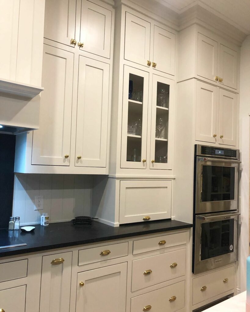 Benjamin Moore Pale Oak OC-20 Paint Color Review