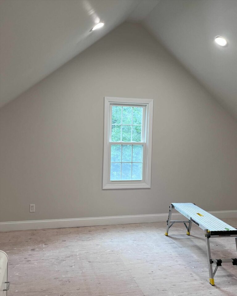 Benjamin Moore Silver Satin OC-26: Paint Color Review